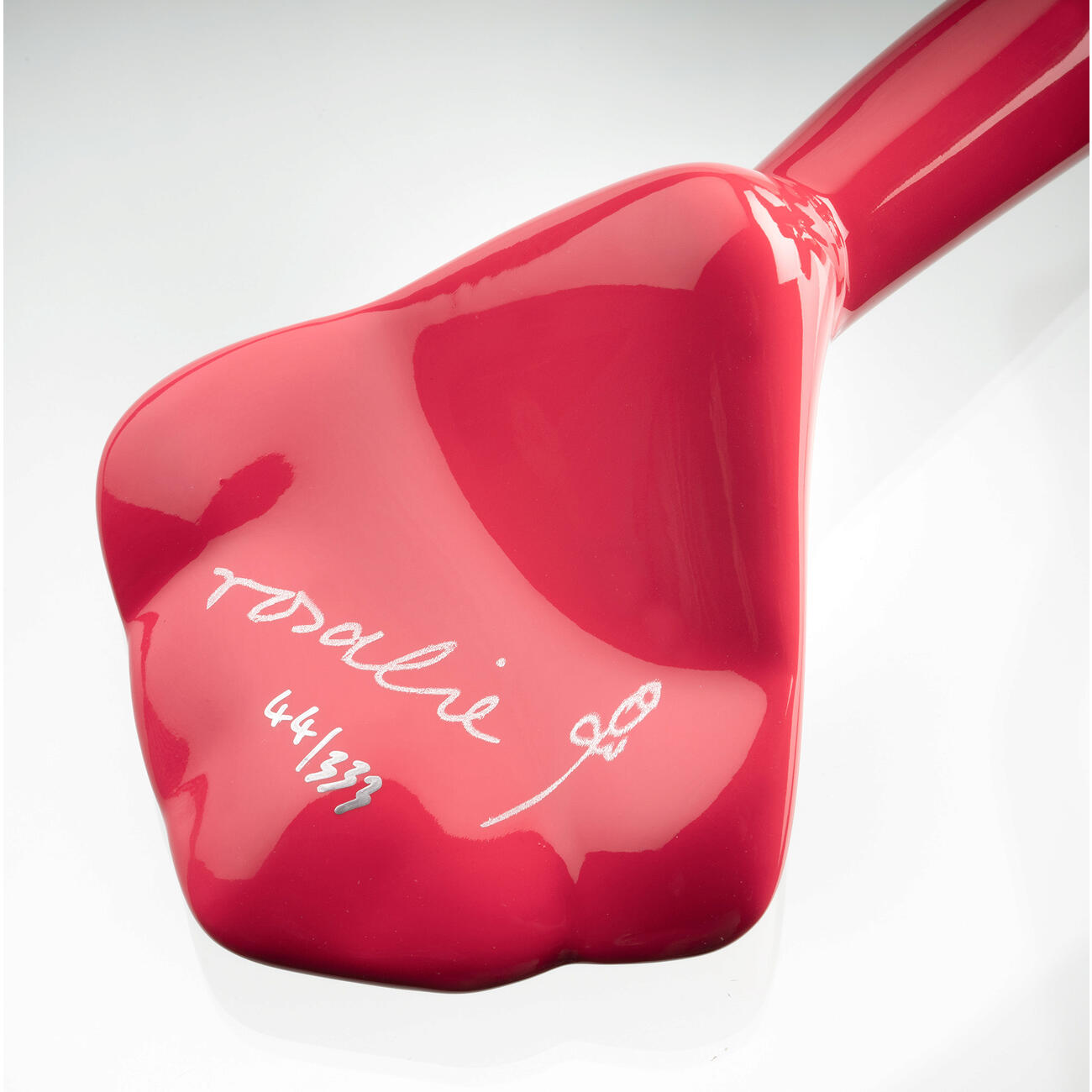 Rosalie – Flossi, Typ 1, Himbeerrot | Kunst kaufen